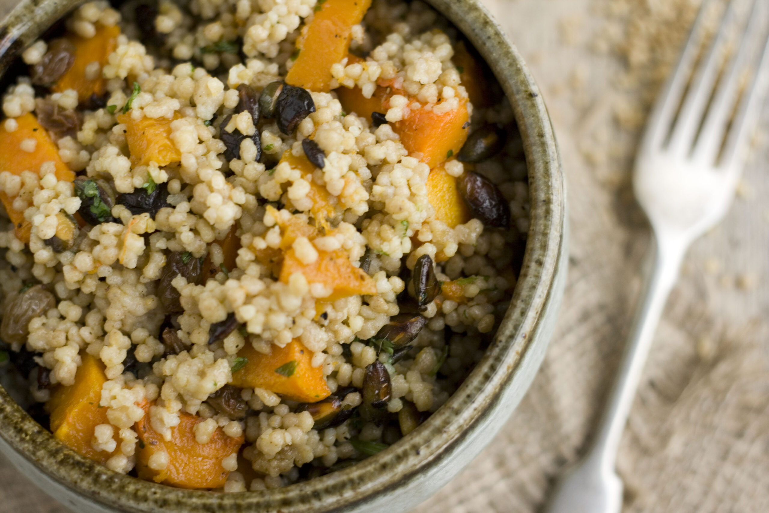 Maftoul with squash, sultanas and pumpkin seeds - Zaytoun